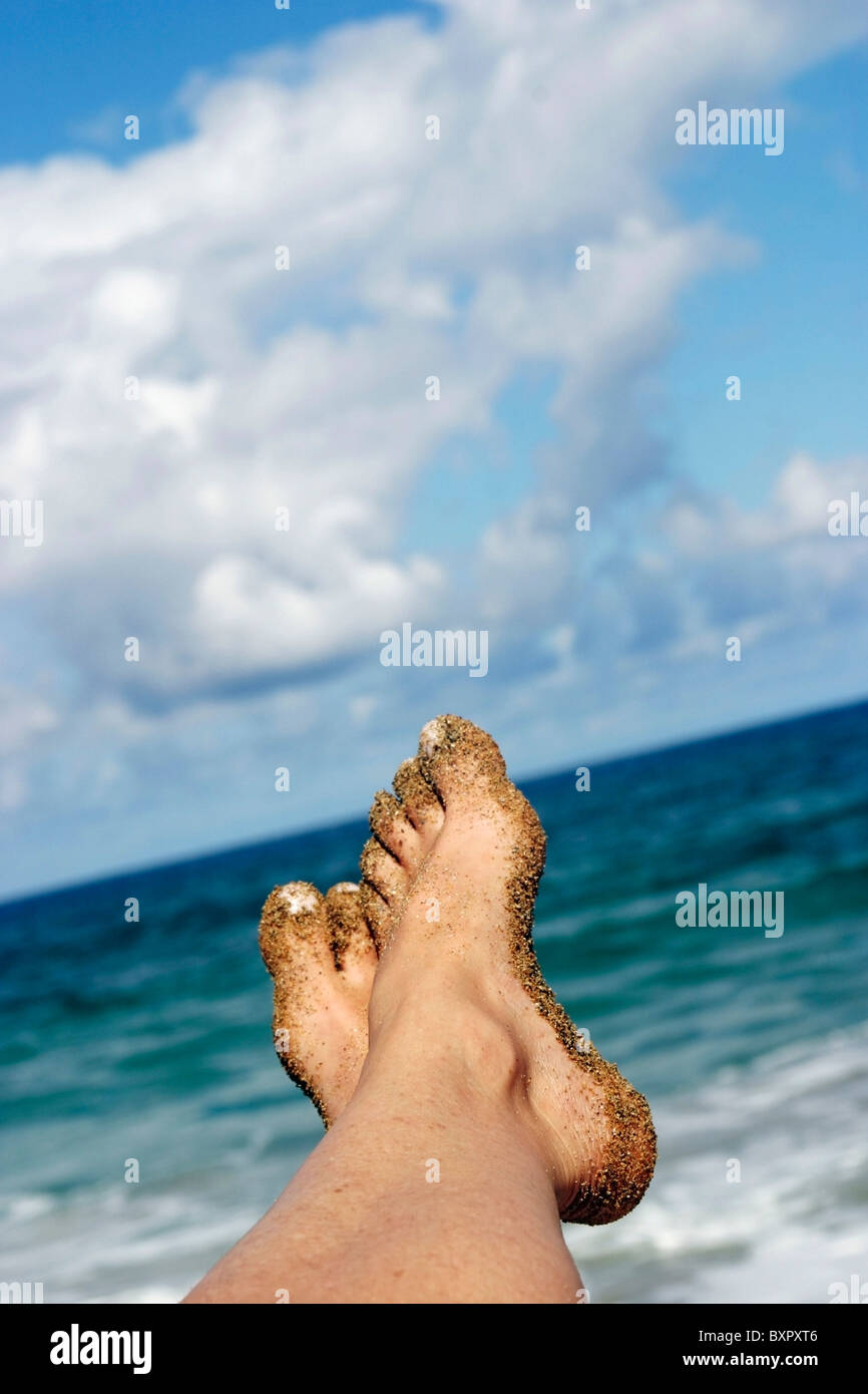Sandy beach and feet hi-res stock photography and images - Alamy