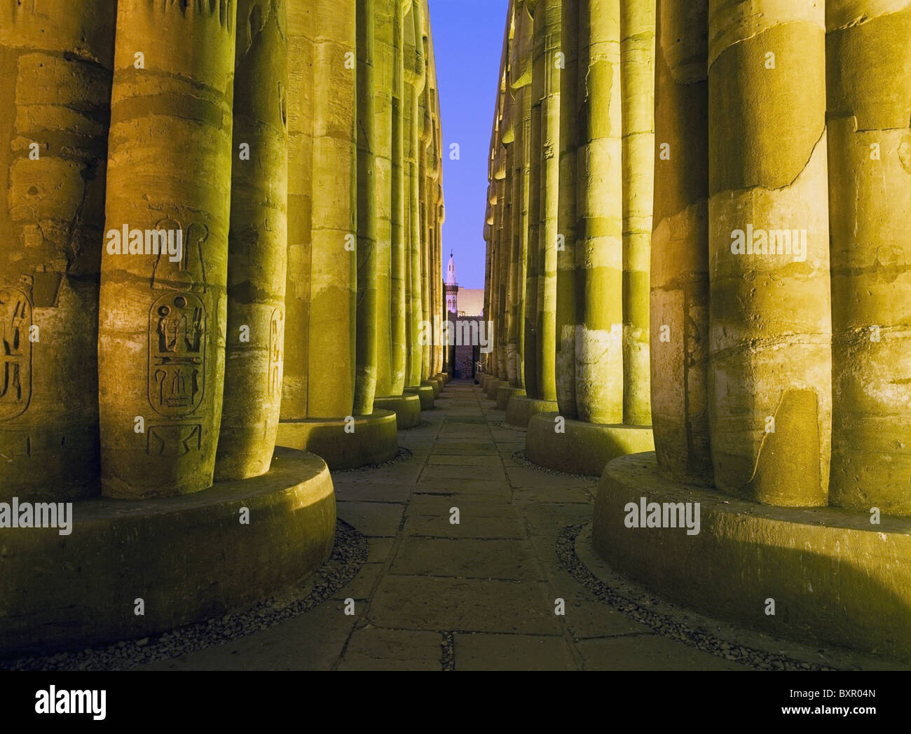 Columns in islamic architecture hi-res stock photography and images - Alamy