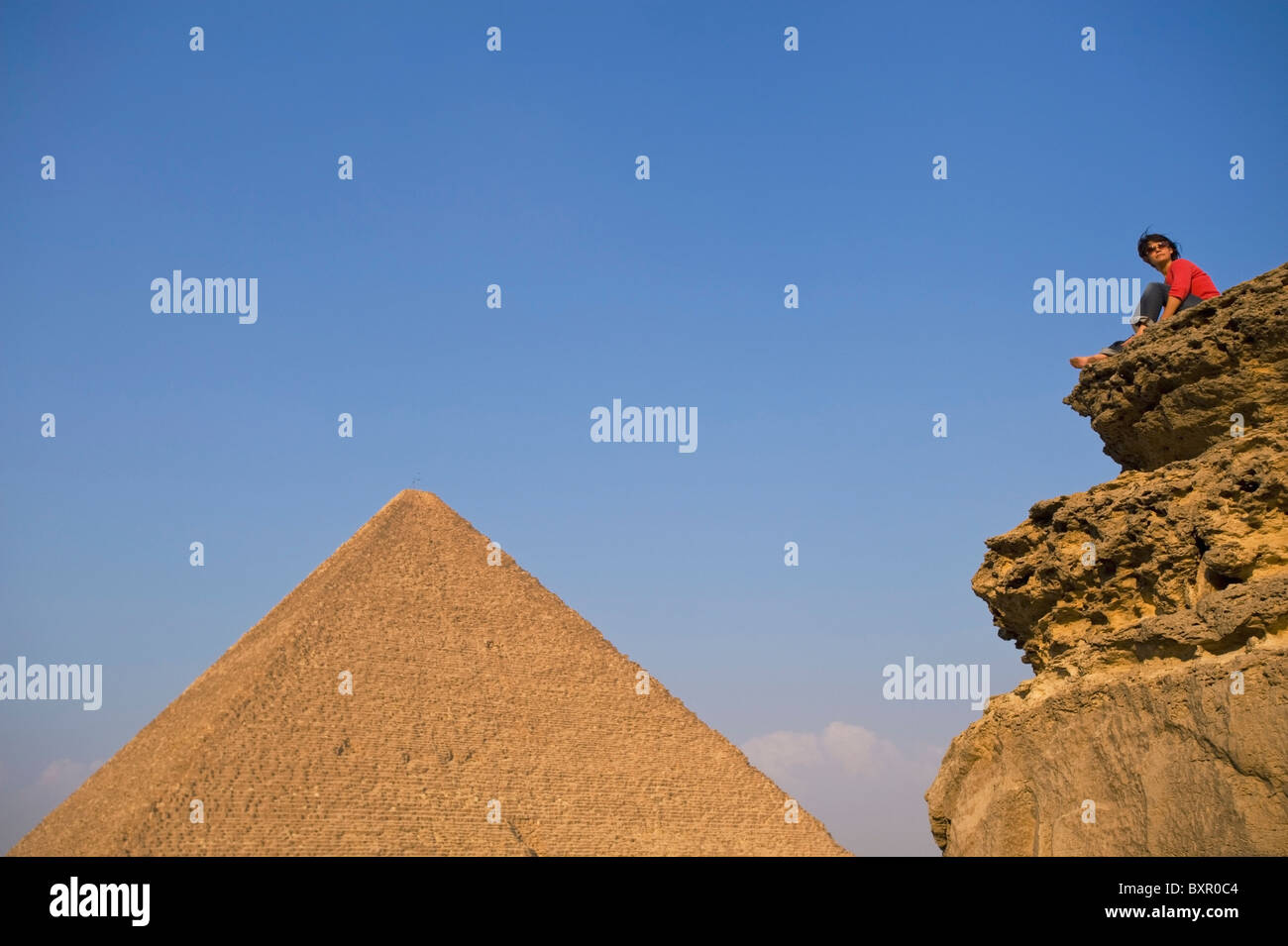 Giza pyramids on edge hi-res stock photography and images - Alamy