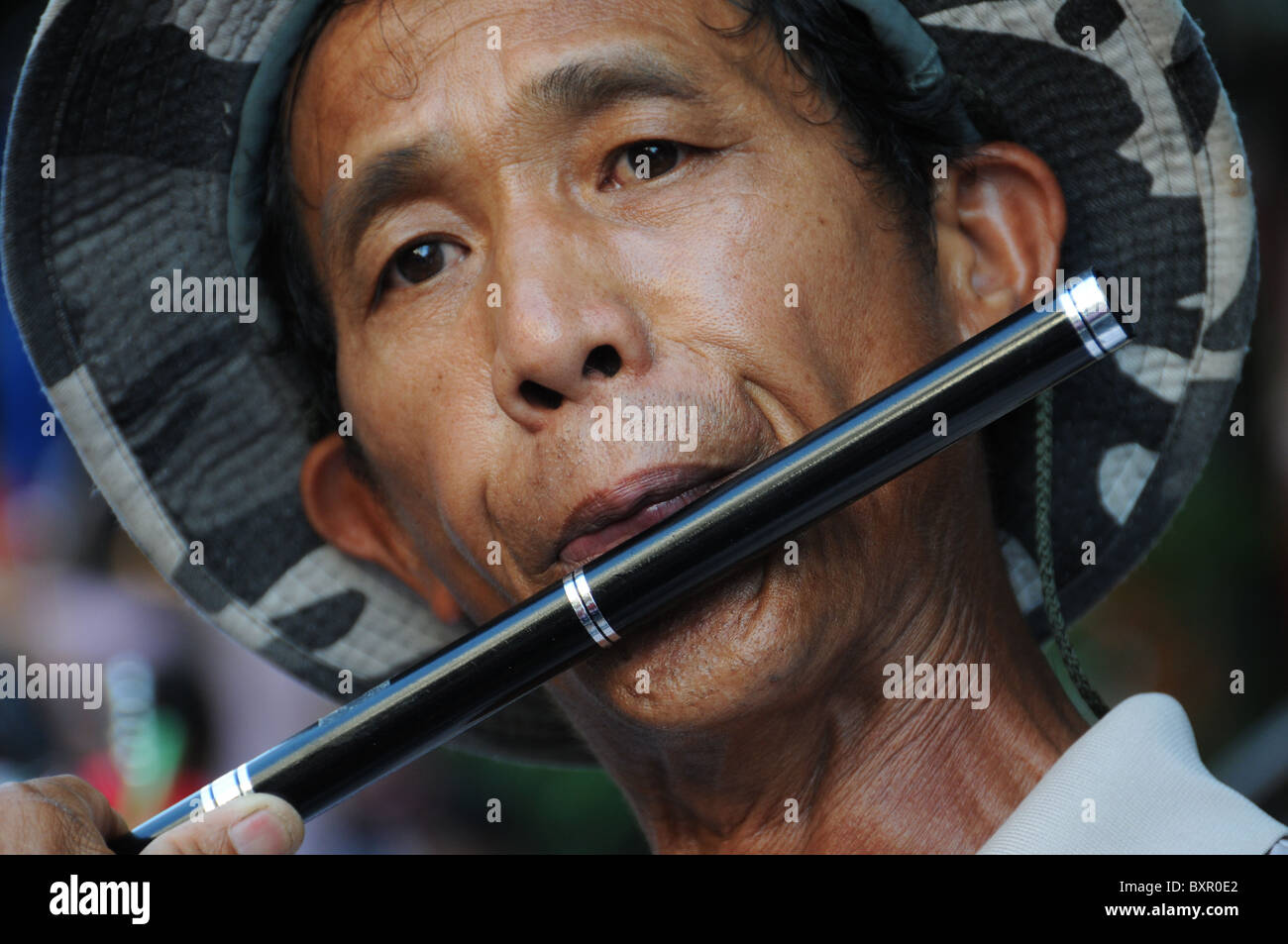 Thai plays a Pipe Stock Photo - Alamy