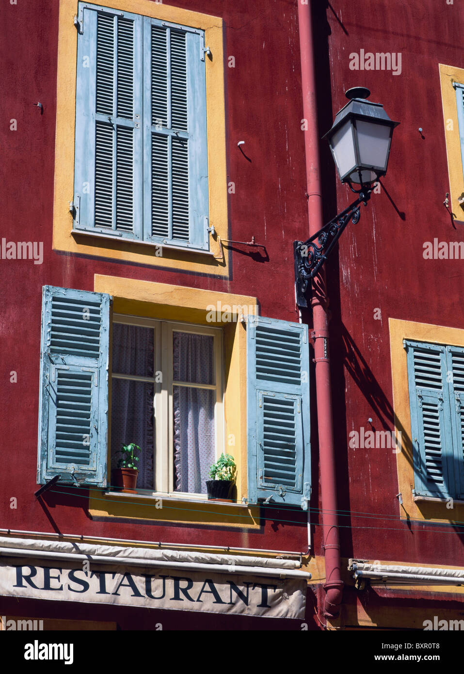 Traditional restaurant france hi-res stock photography and images - Alamy