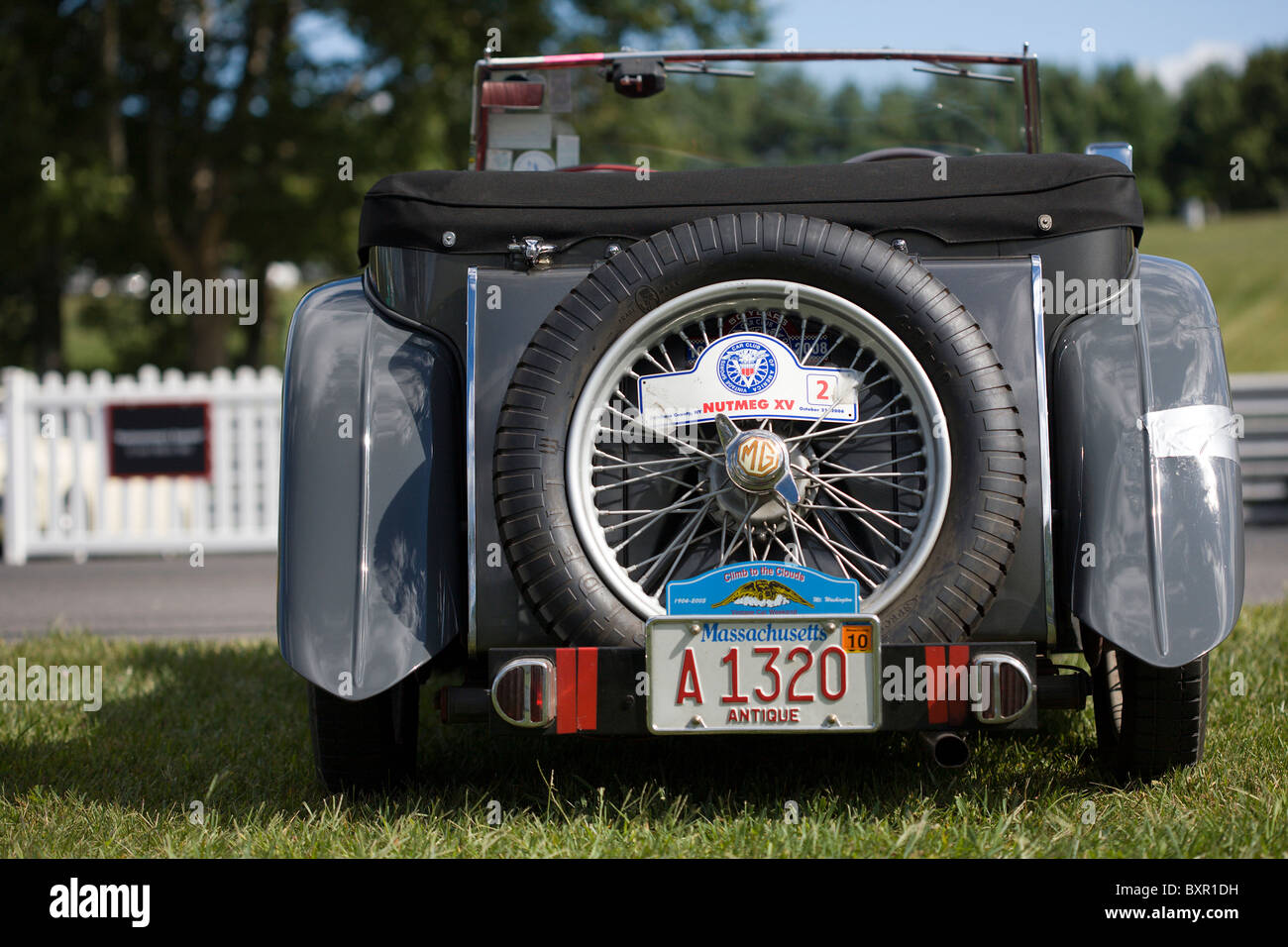 Car behind car hi-res stock photography and images - Alamy