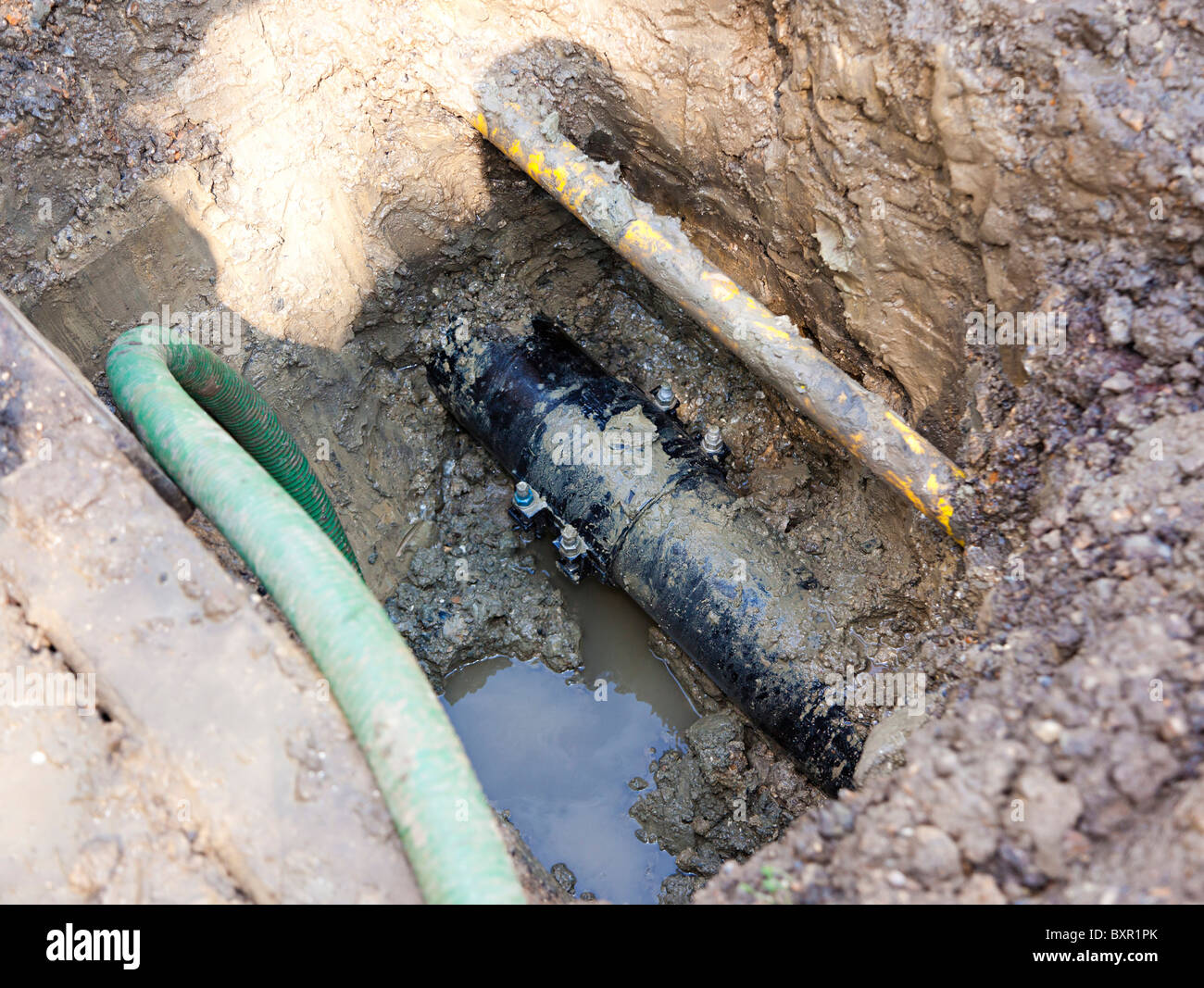 Repairing water pipes uk hi-res stock photography and images - Alamy