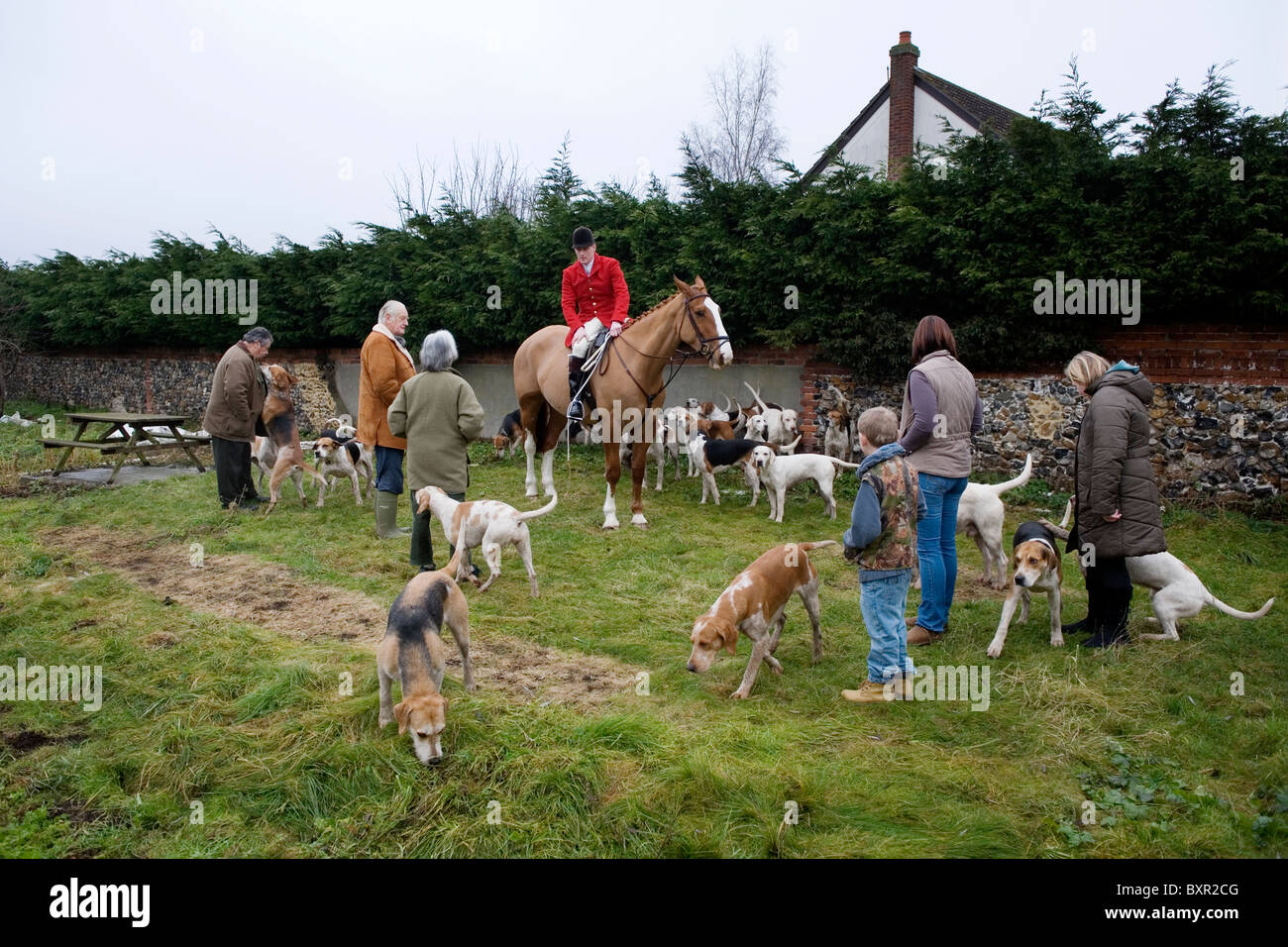 East Suffolk Hunt prepare for their traditional new years day hunt with ...
