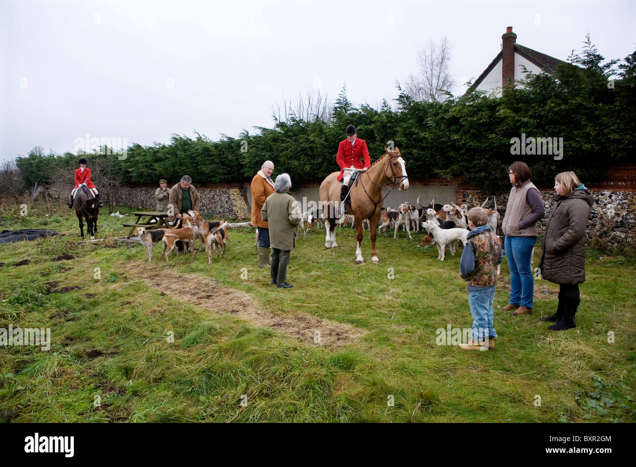 East Suffolk Hunt prepare for their traditional new years day hunt with ...