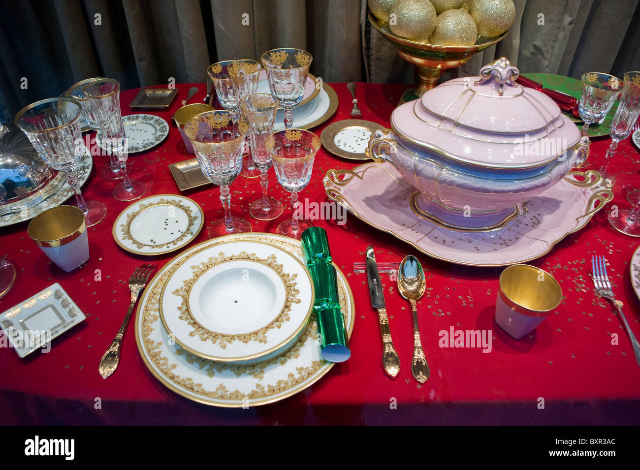 Detail inside bowls hi-res stock photography and images - Alamy