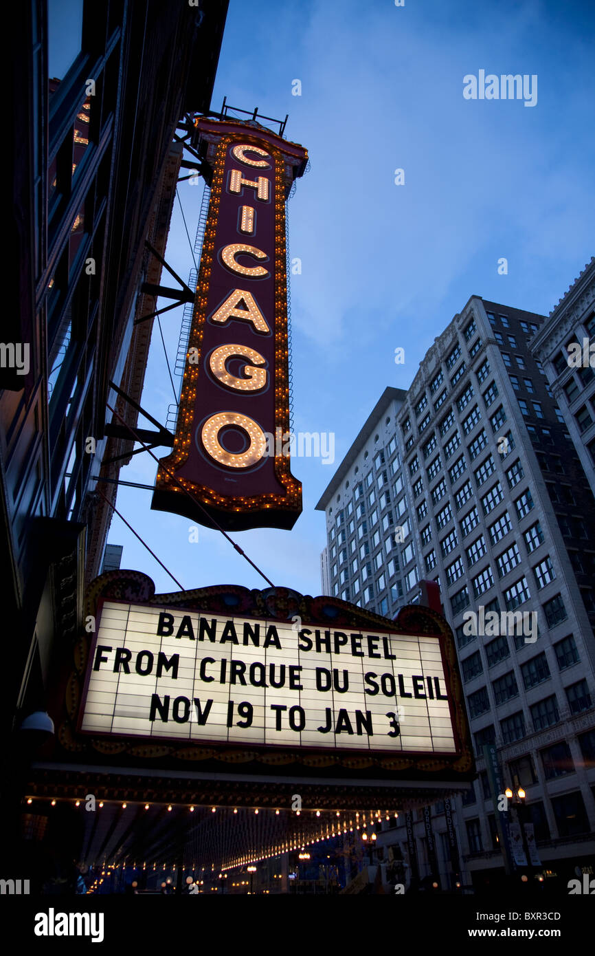 Chicago theatre sign hi-res stock photography and images - Alamy