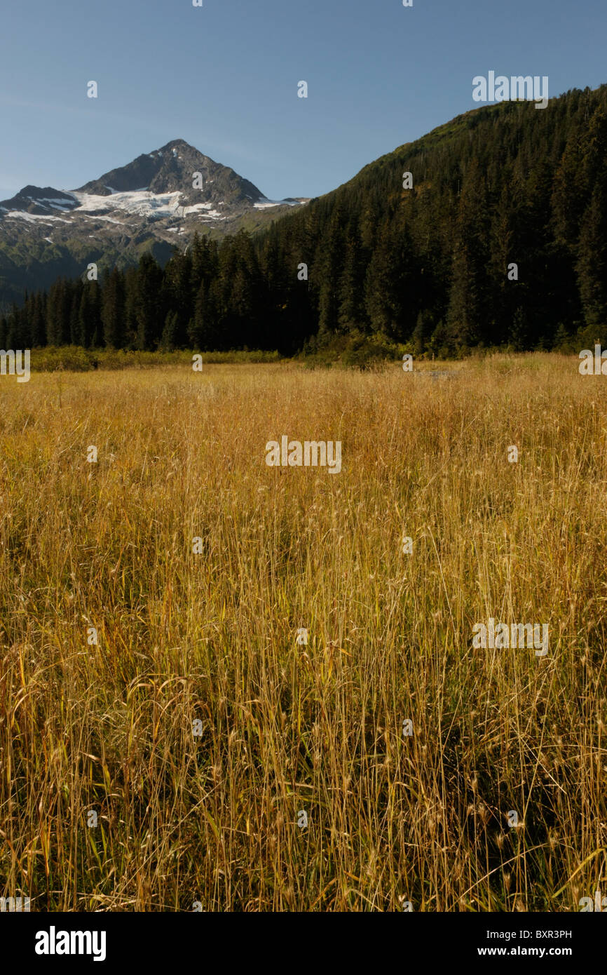 Single mountain peak hi-res stock photography and images - Alamy