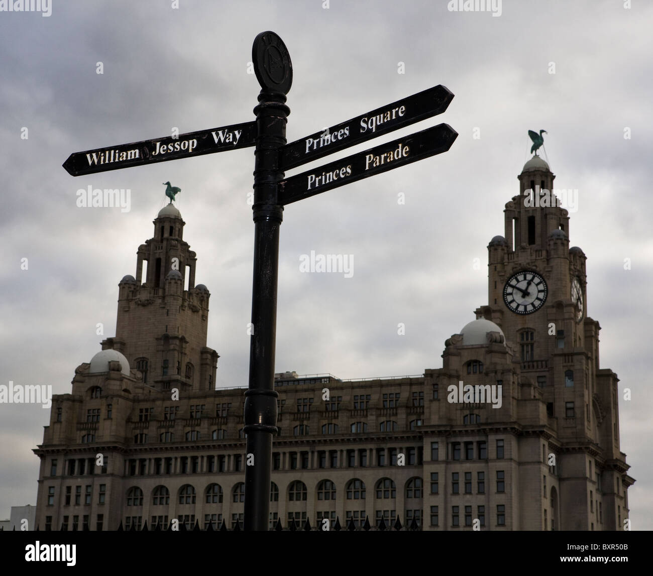 Liverpool pathway hi-res stock photography and images - Alamy