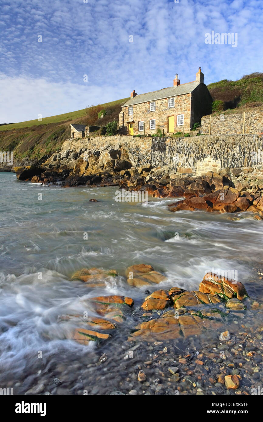 Quay Cottages at Port Quin on the North Coast of Caornwall Stock Photo ...