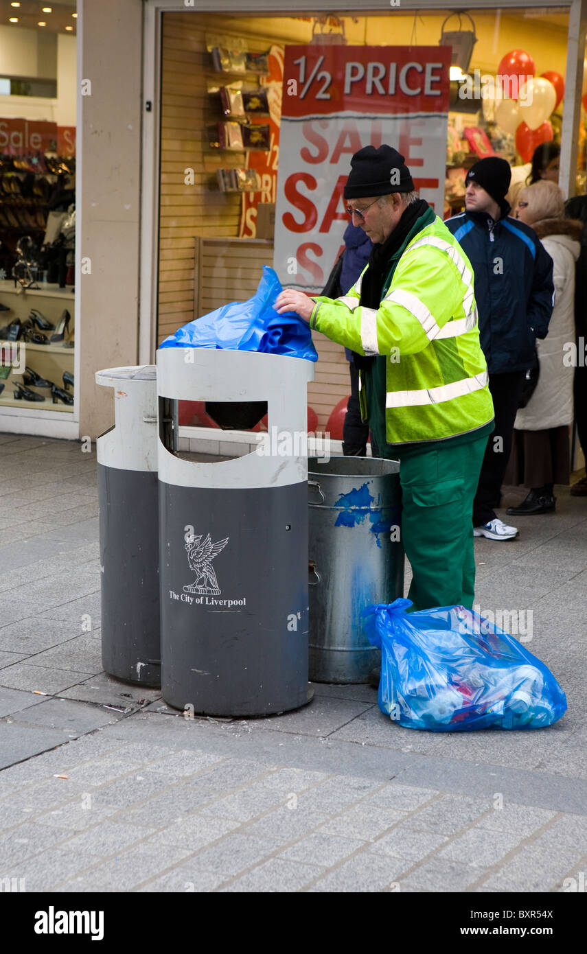 City of liverpool bins hi-res stock photography and images - Alamy