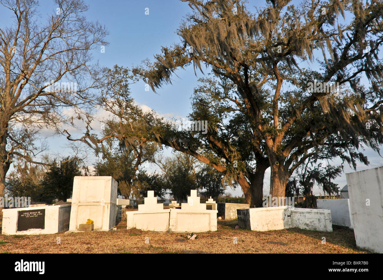 Cemetery countryside rural graveyard hi-res stock photography and ...