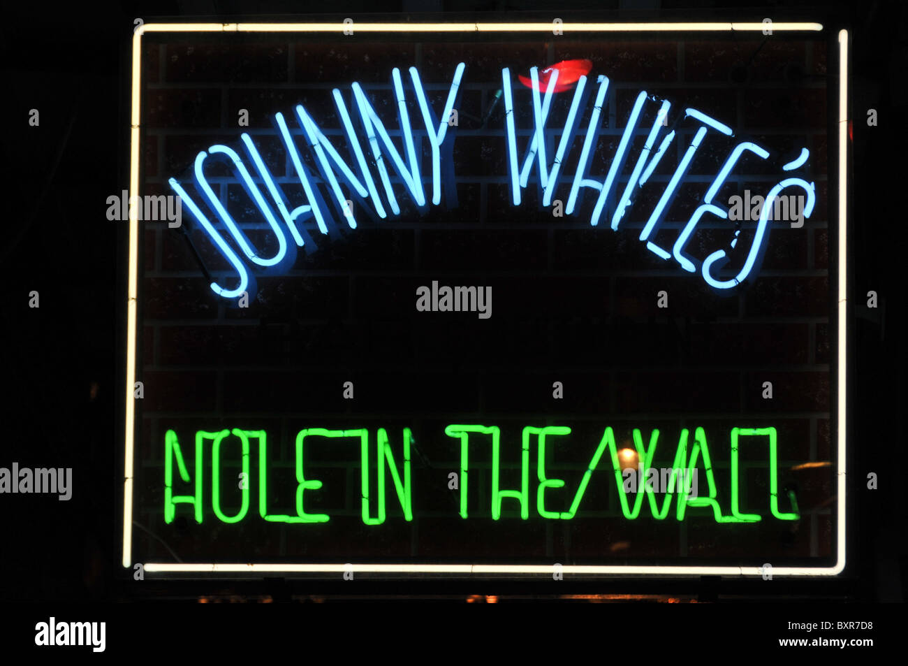 Cities evenings nights signs hi-res stock photography and images - Alamy