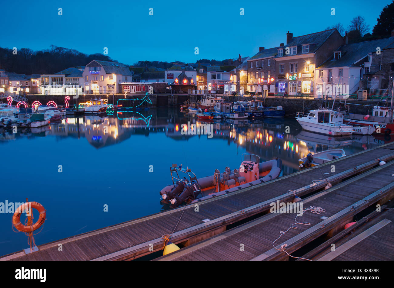 Padstow harbour evening hi-res stock photography and images - Alamy