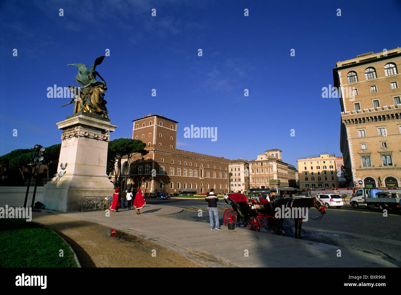 Piazza venezia square rome hi-res stock photography and images - Alamy
