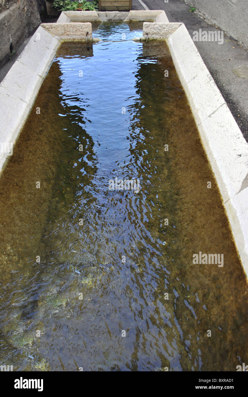 Blue marble stone bath hi-res stock photography and images - Alamy
