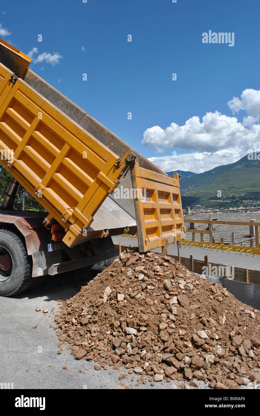 Inert fill hi-res stock photography and images - Alamy