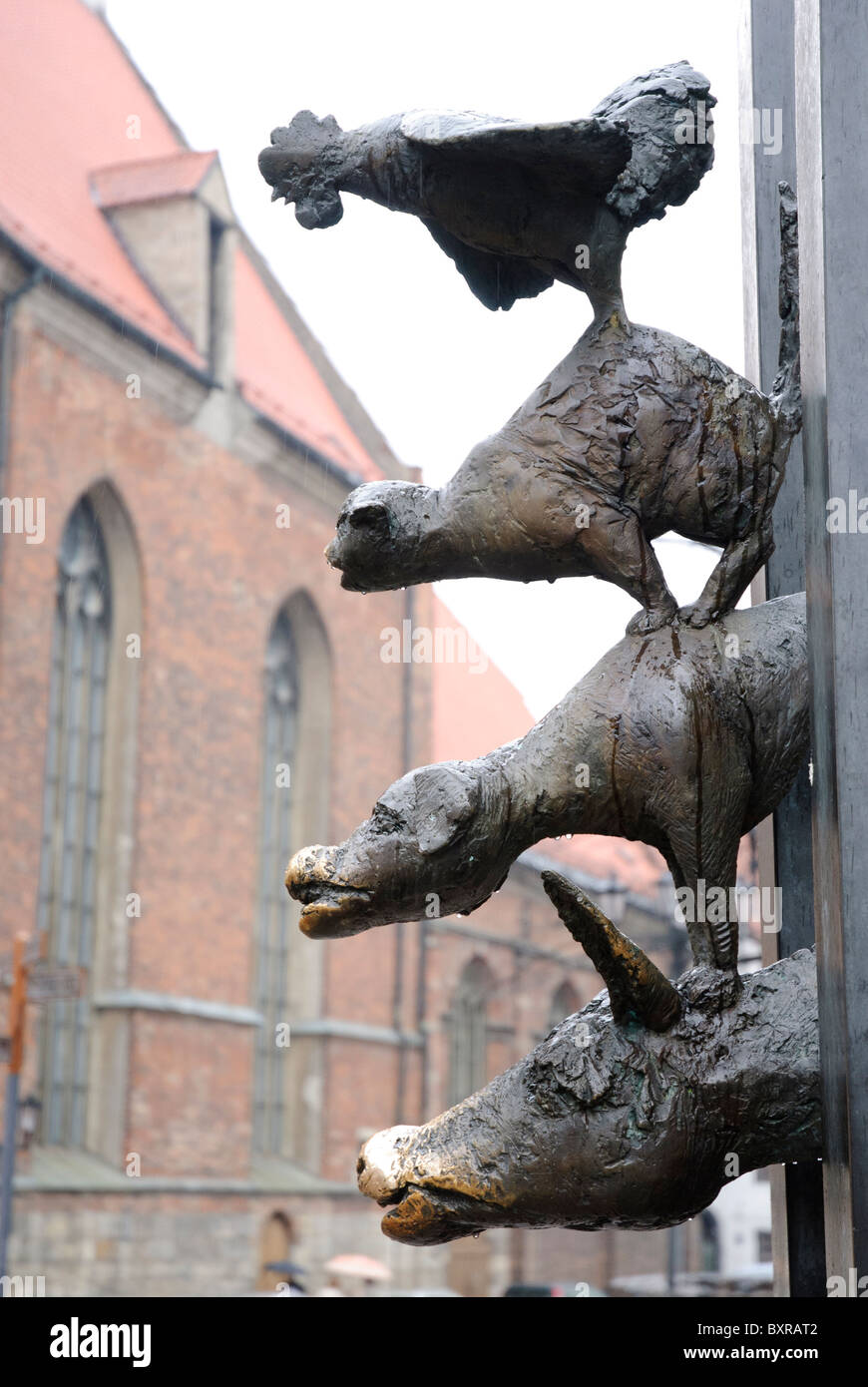 Town Musicians of Bremen statue / sculpture in bronze, Riga, Latvia ...