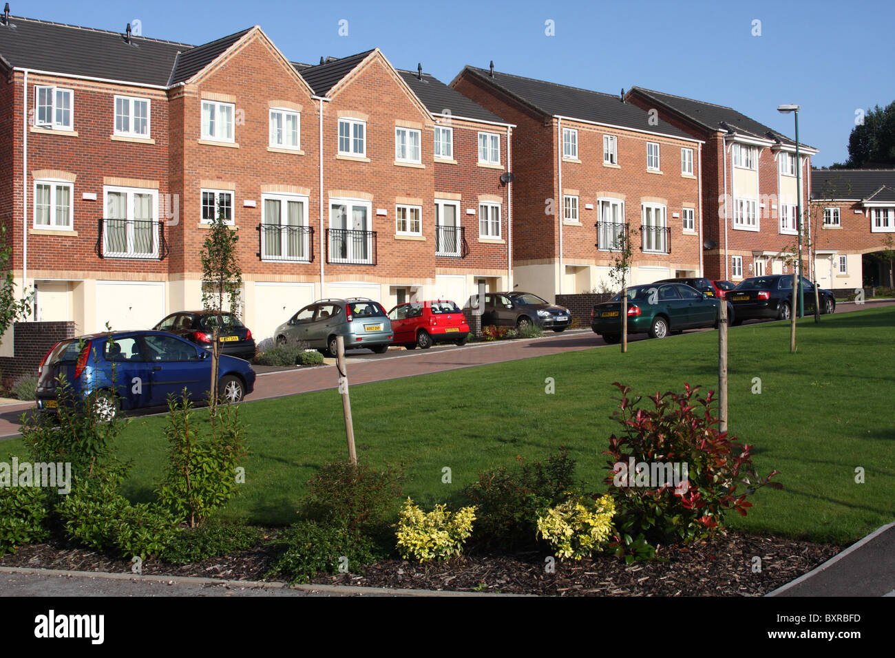Modern housing estate hi-res stock photography and images - Alamy