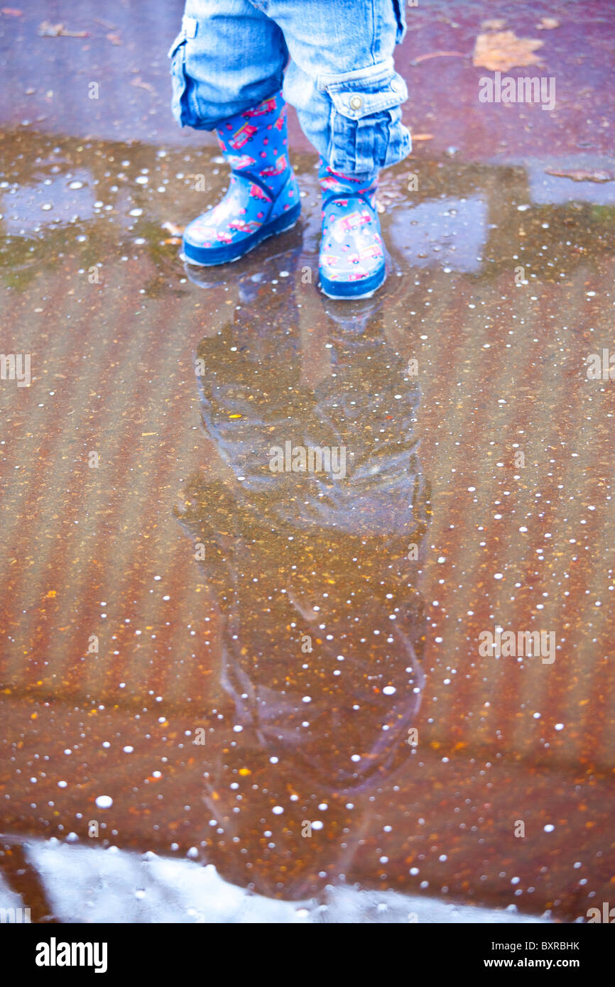 Puddle hi-res stock photography and images - Alamy