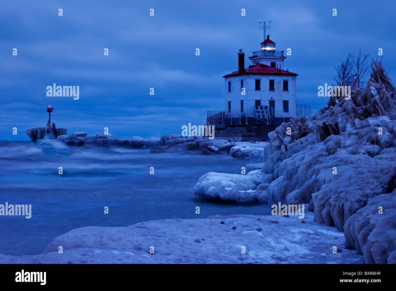 Night lighthouse snow winter hi-res stock photography and images - Alamy