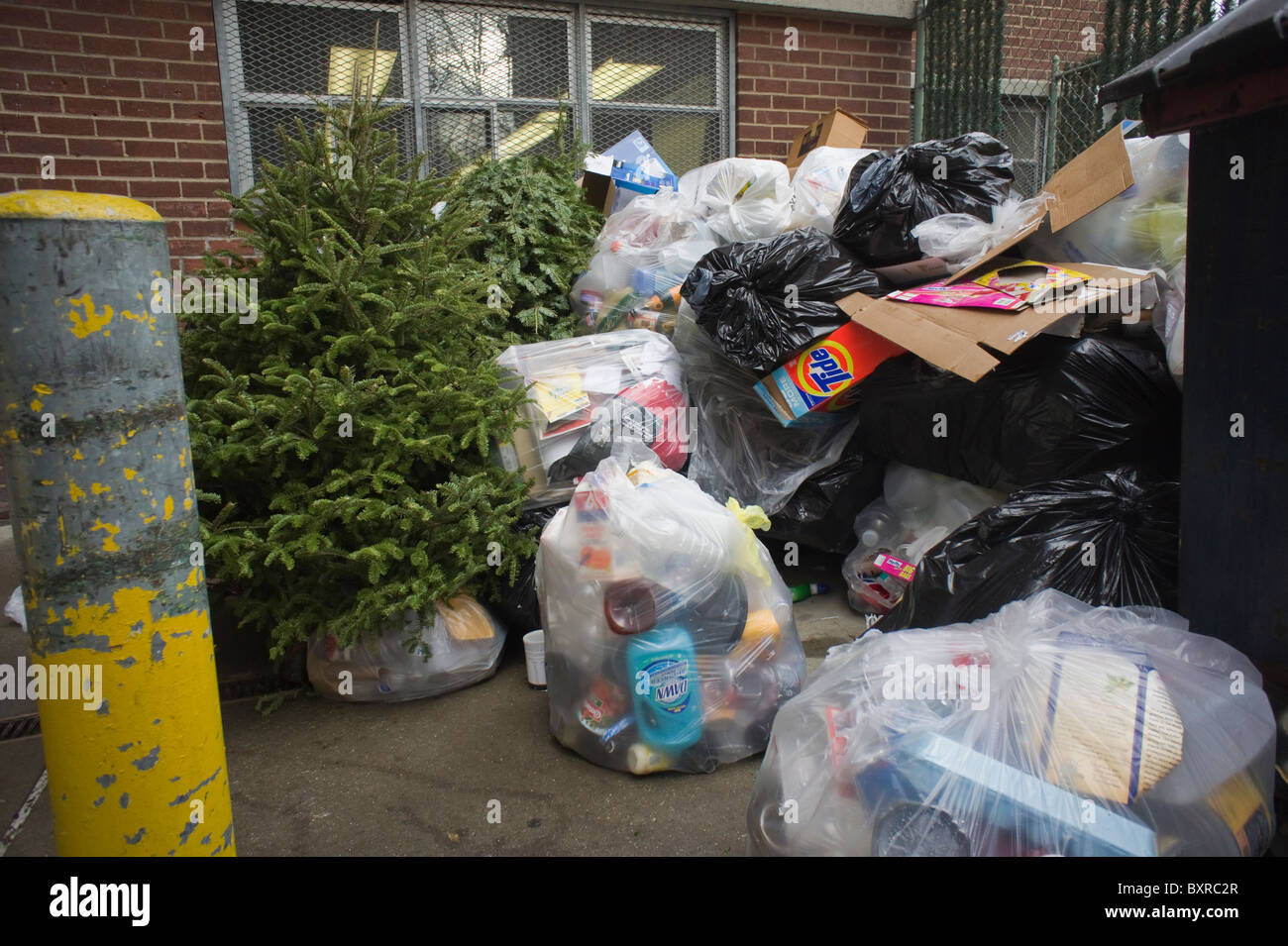 Christmas bin service hi-res stock photography and images - Alamy