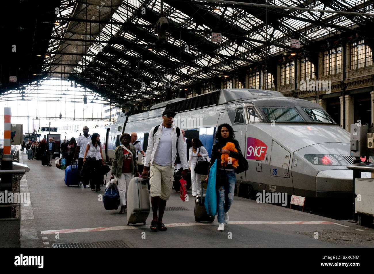 Gare de lyon platform hi-res stock photography and images - Alamy