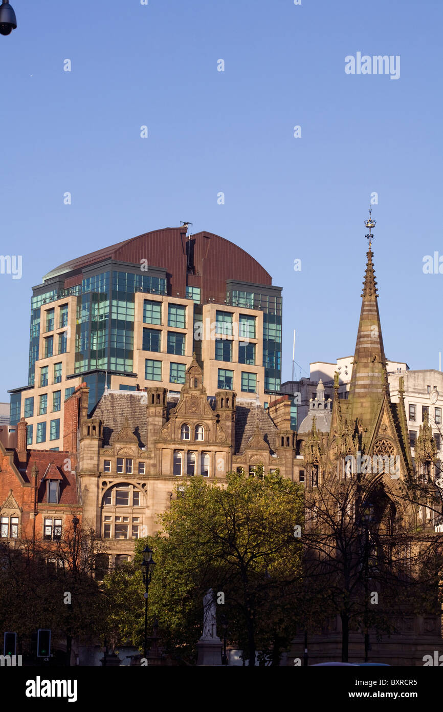 Albert Memorial Albert Square Manchester England Stock Photo - Alamy