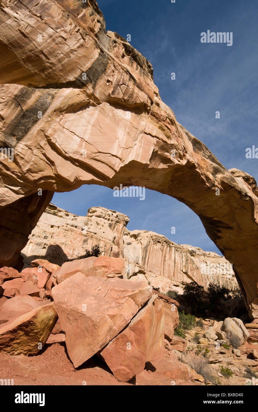 Looking through the arch of Hickman Bridge, Capitol Reef National Park ...