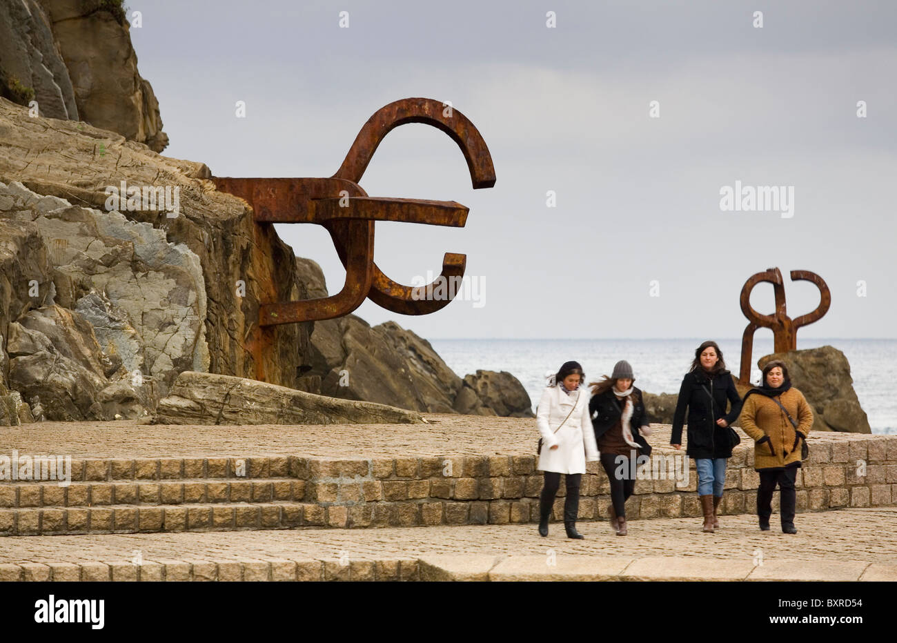 El Peine de los Vientos (sculpted work of basque artist Eduardo ...