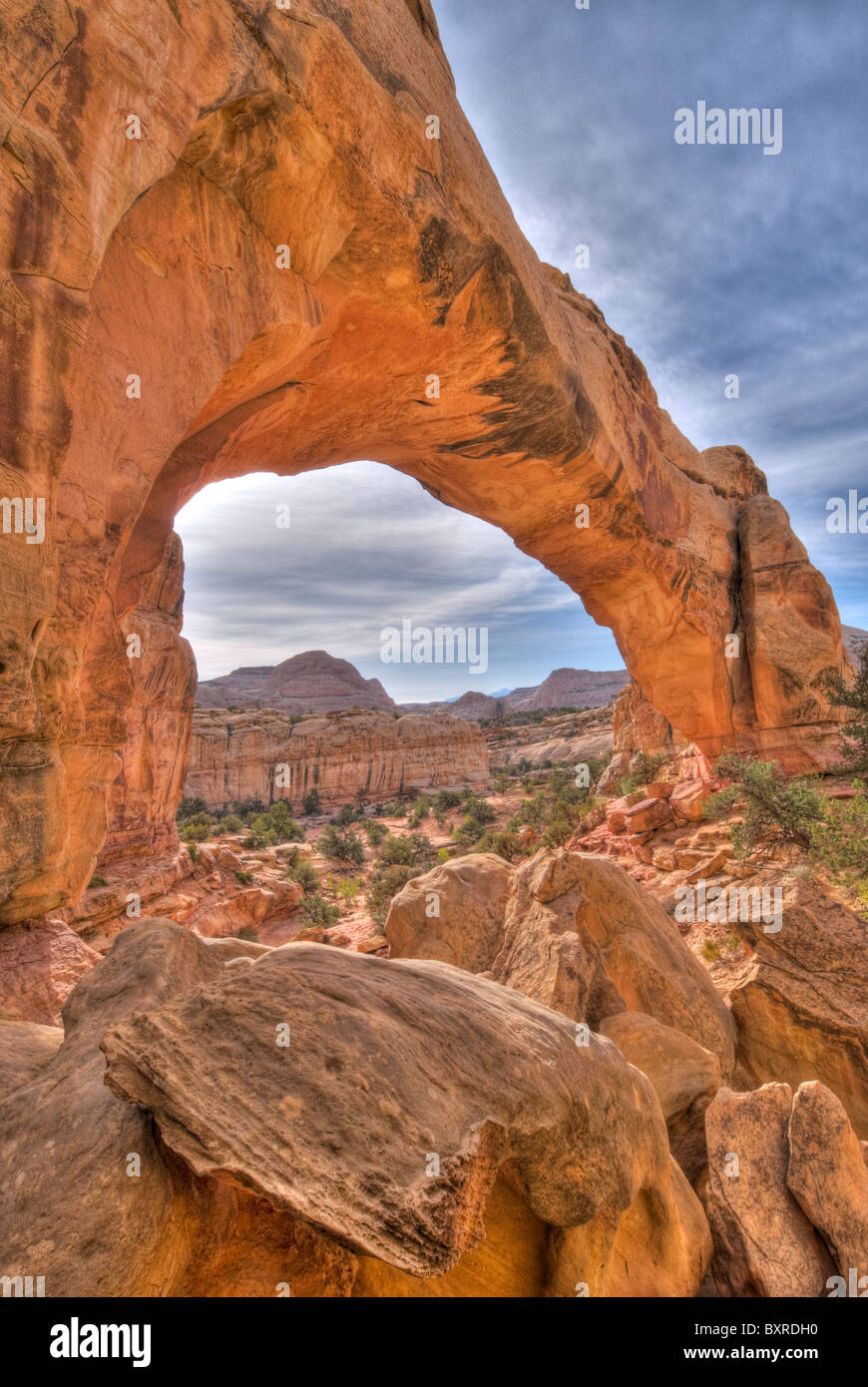 Surreal HDR image looking through the arch of Hickman Bridge, Capitol ...