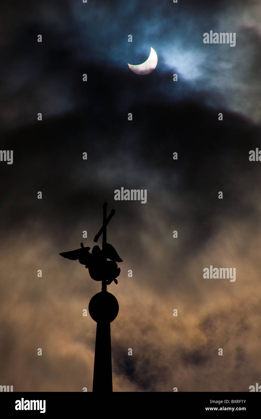 Angel st. petersburg hi-res stock photography and images - Alamy