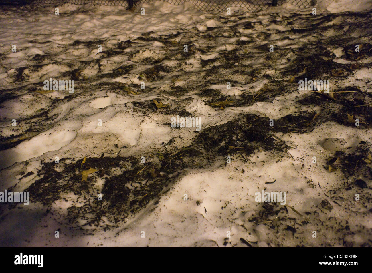 Dirty snow piles hi-res stock photography and images - Alamy