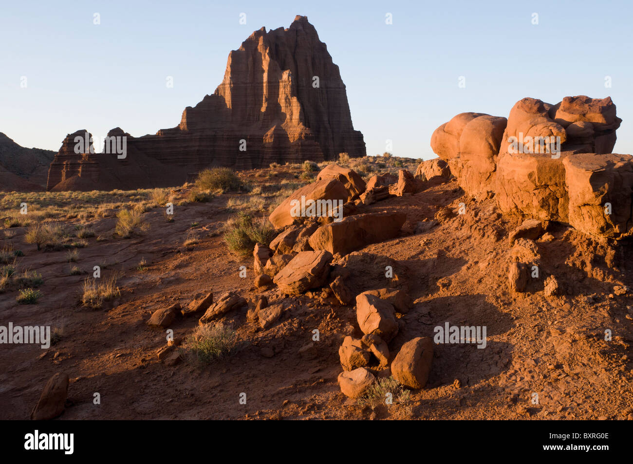 The red sandstone monolith "Temple of the Sun", Capitol Reef National ...