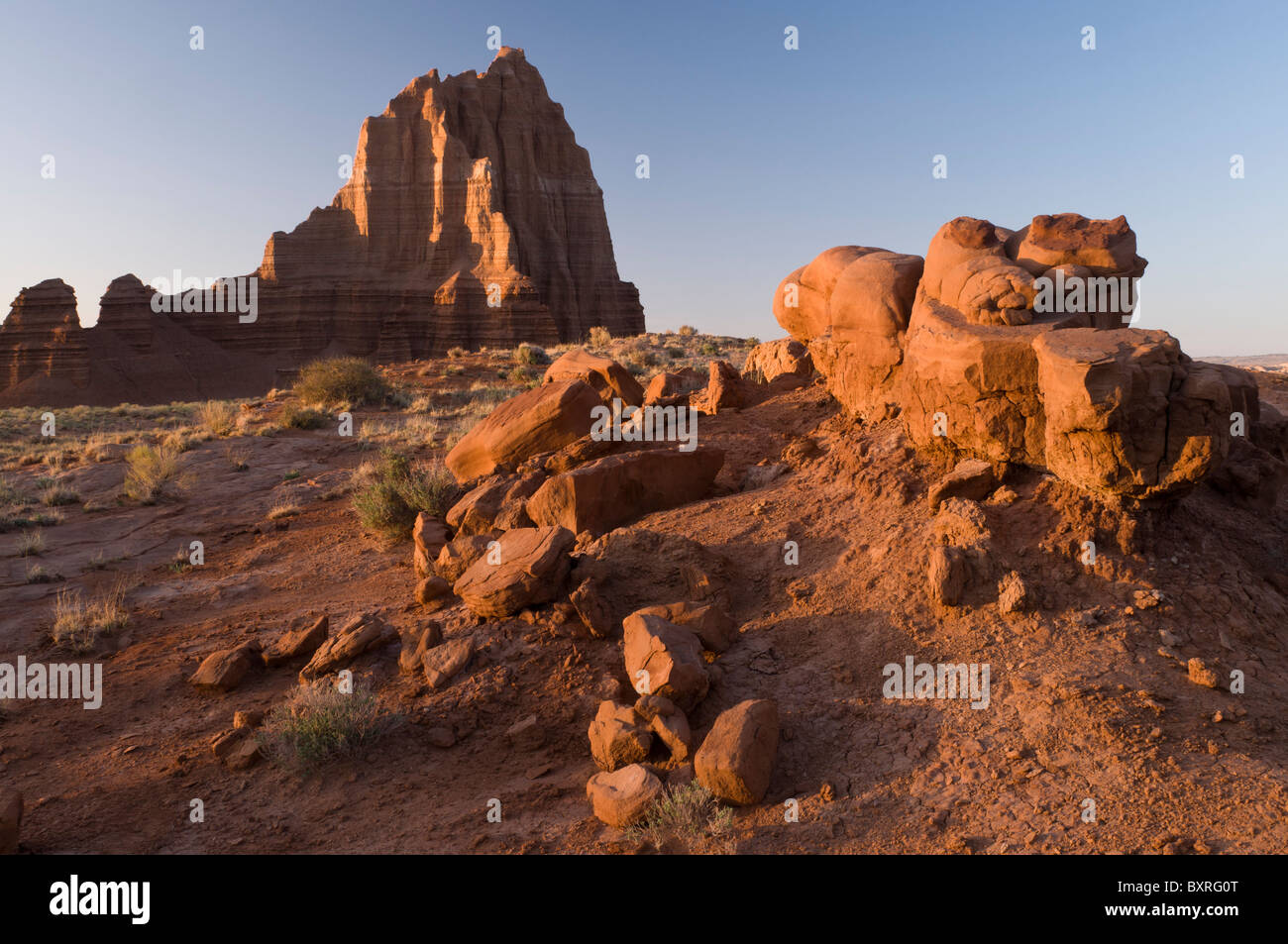 The red sandstone monolith "Temple of the Sun", Capitol Reef National ...