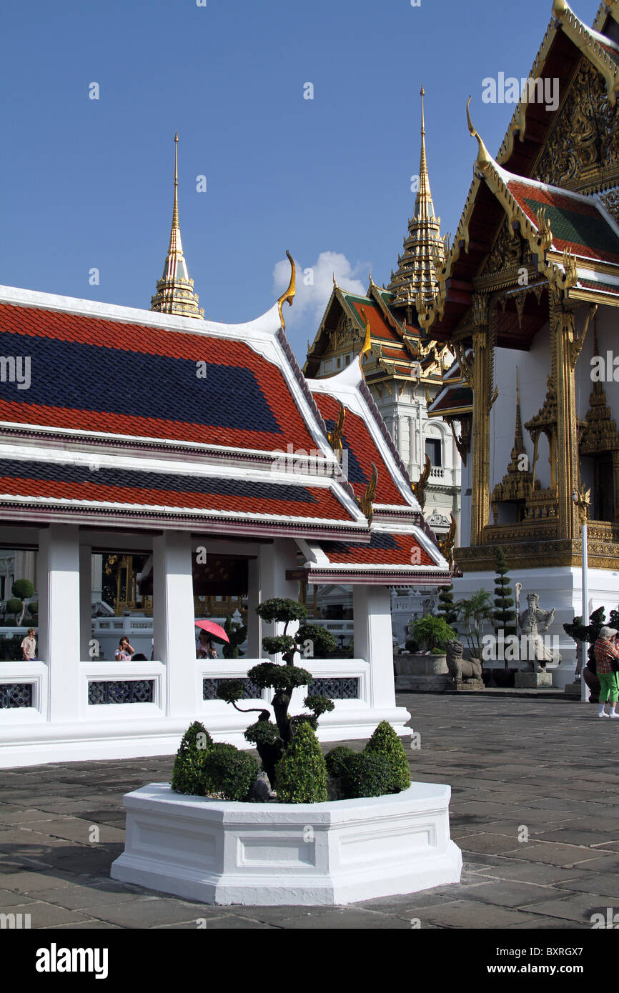 Bangkok thailand royal palace temple hi-res stock photography and ...