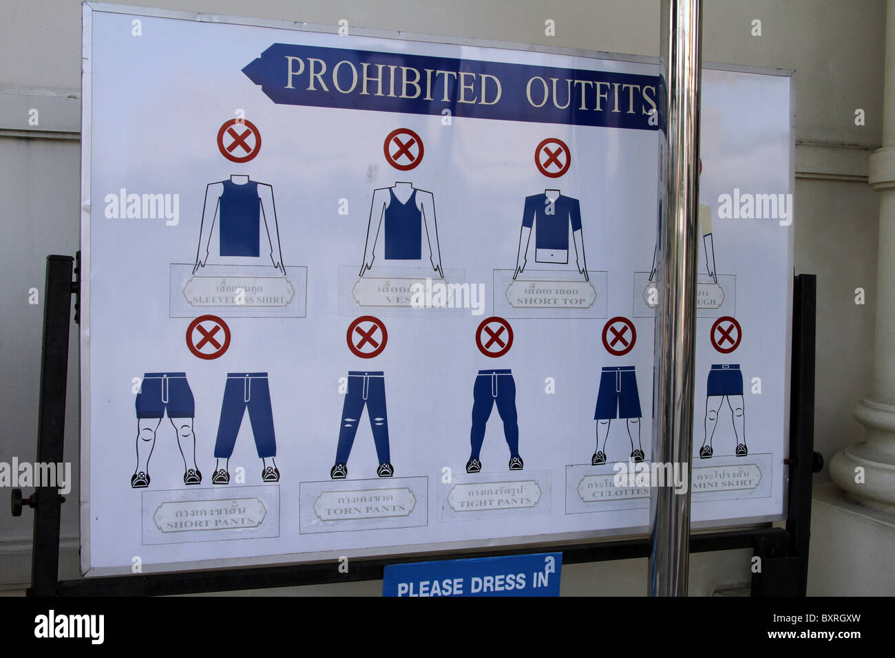 Prohibited outfits and clothing sign at the Royal Palace at the Wat ...