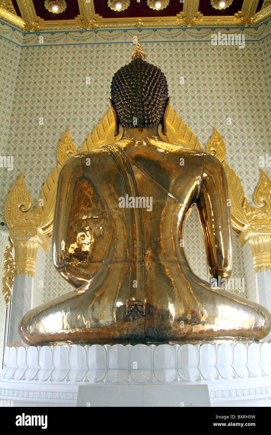 Gold Buddha statue at Wat Traimit, the Temple of the Golden Buddha in ...