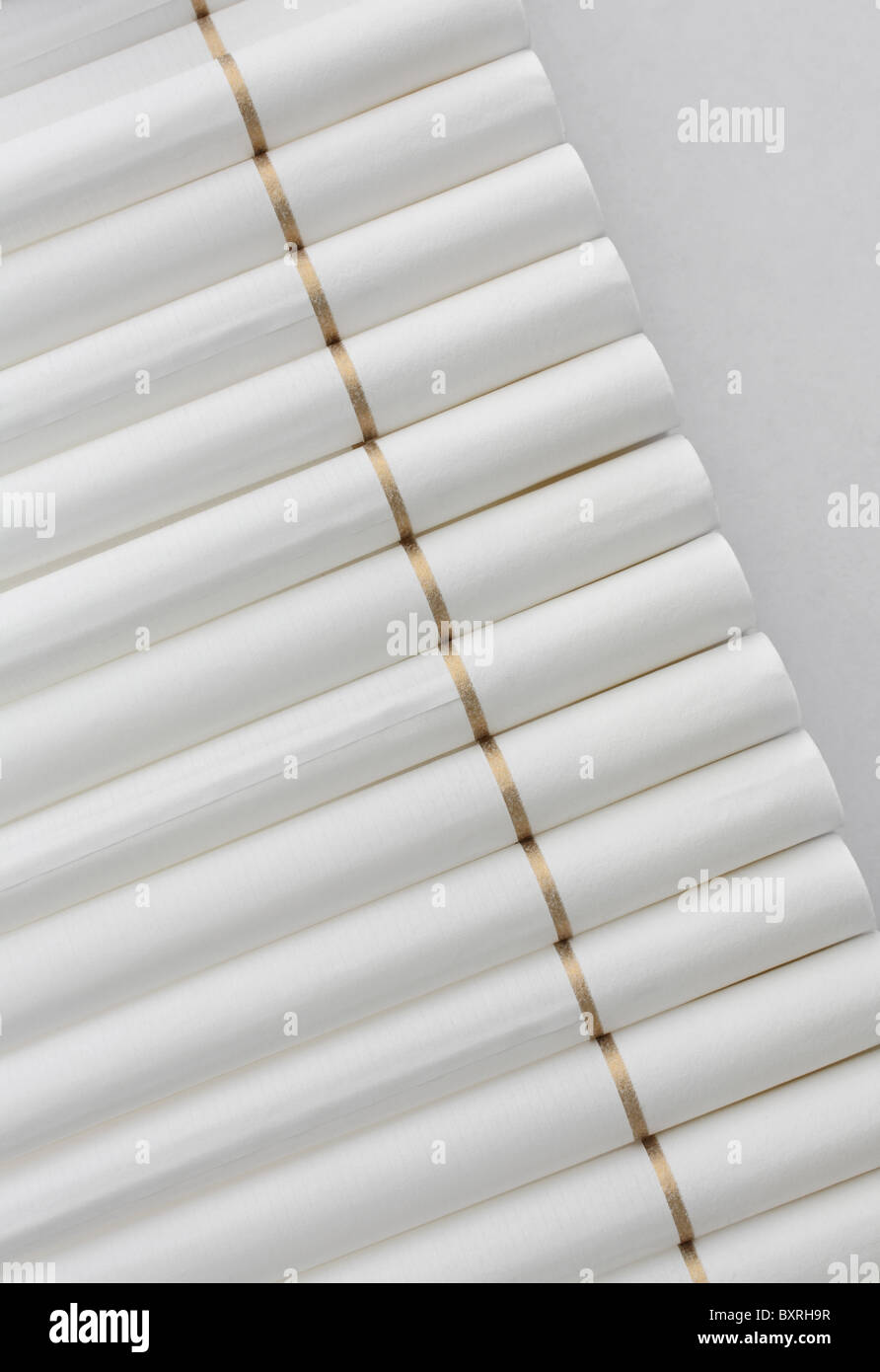 Multiple cigarettes hi-res stock photography and images - Alamy