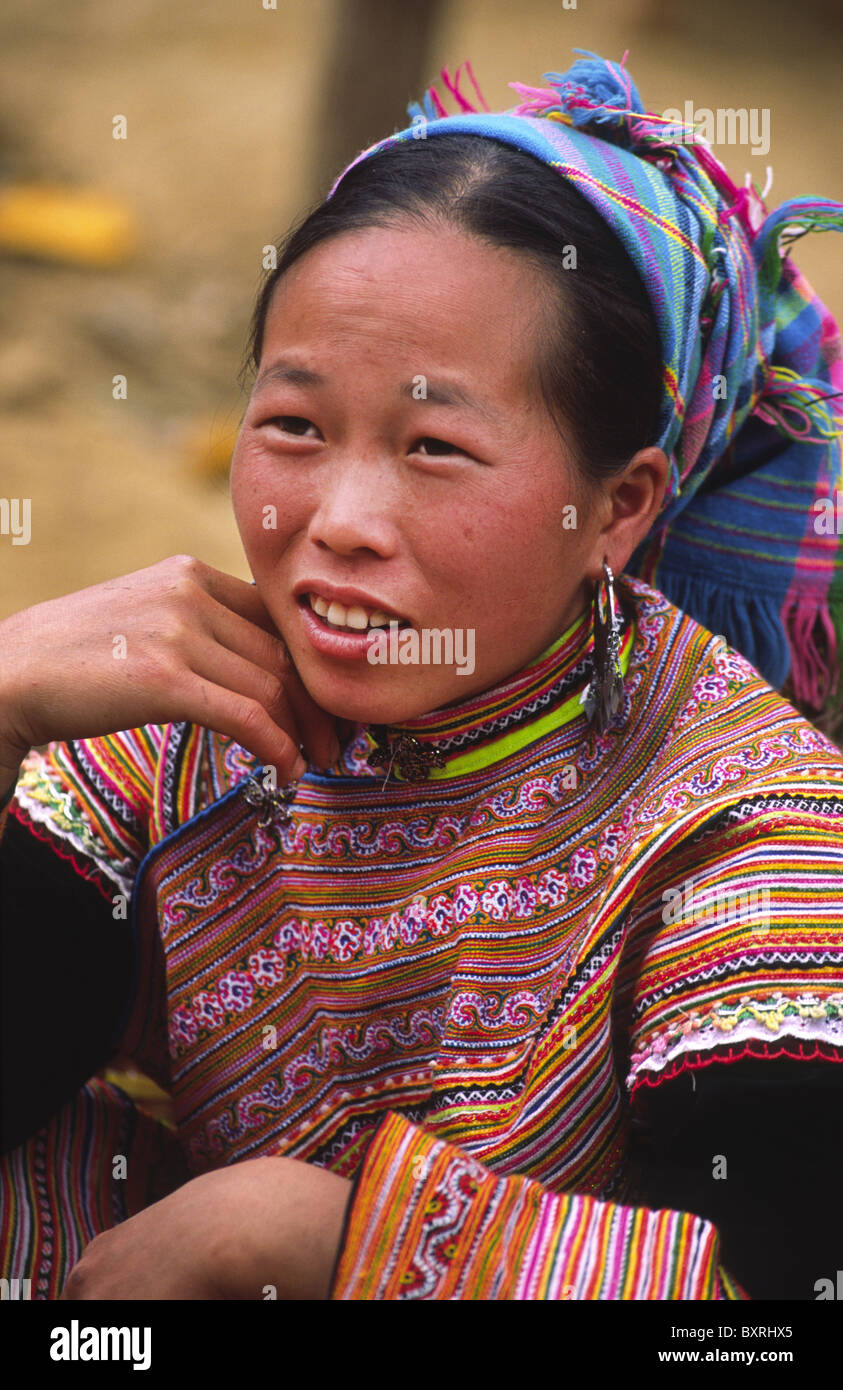 North bac ha tribal woman hi-res stock photography and images - Alamy