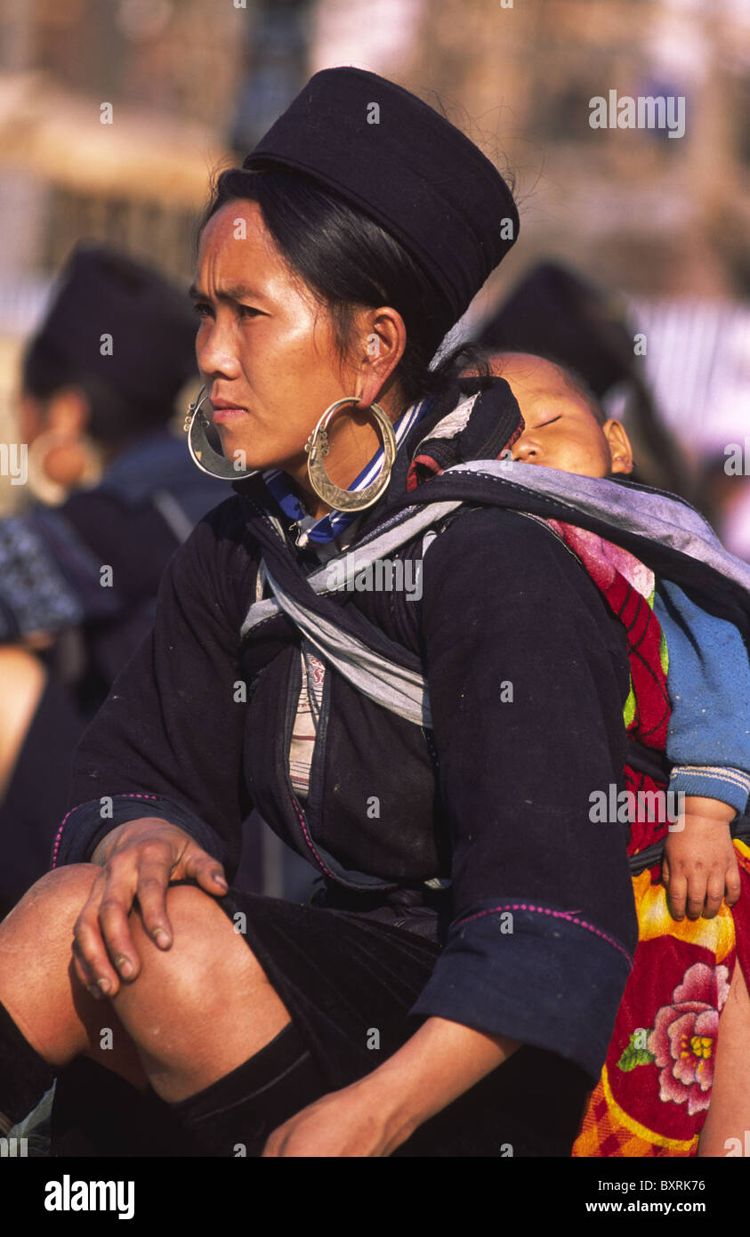 Black Hmong woman. Sapa, Lao Cai Province, Northern Vietnam Stock Photo ...
