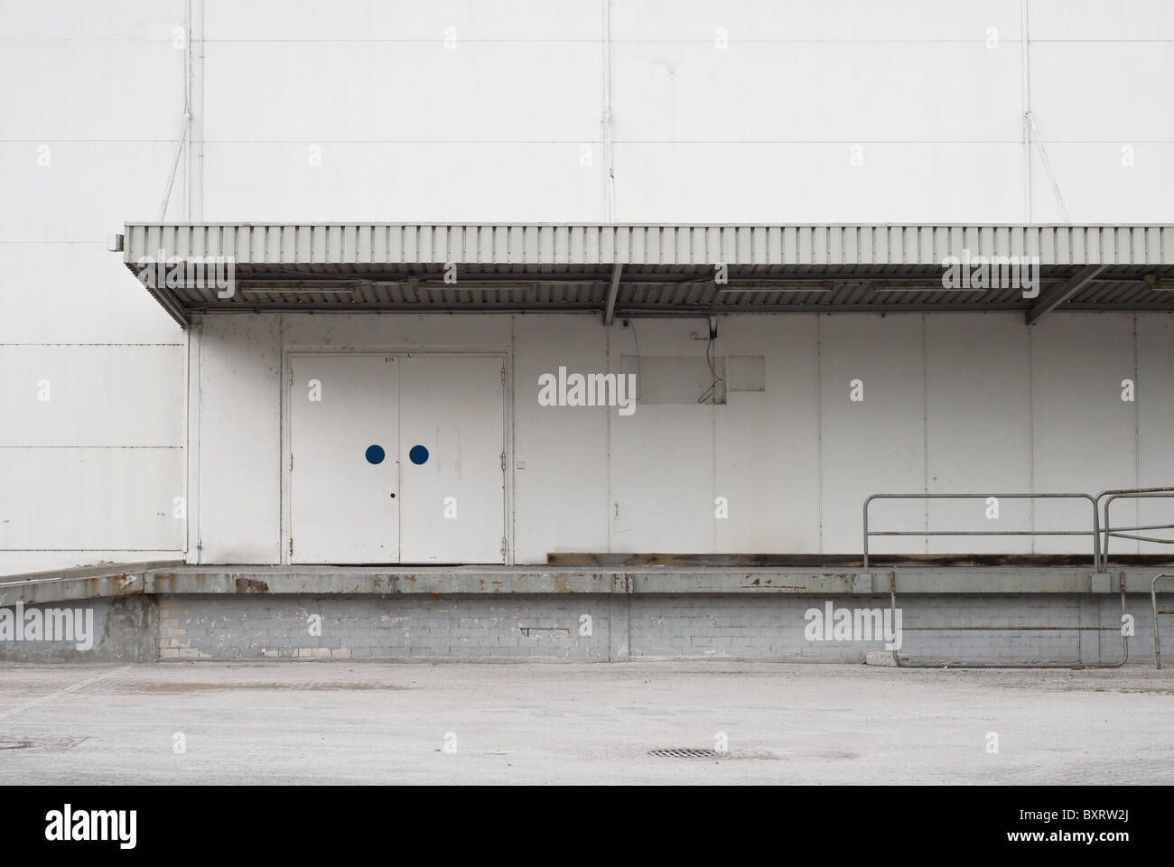 Damage to platform and stairs hi-res stock photography and images - Alamy