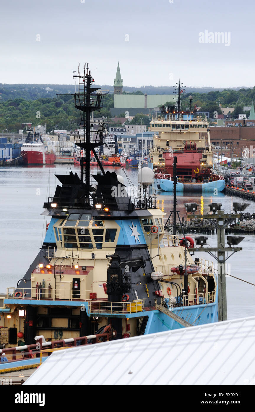 Offshore supply boats hi-res stock photography and images - Alamy