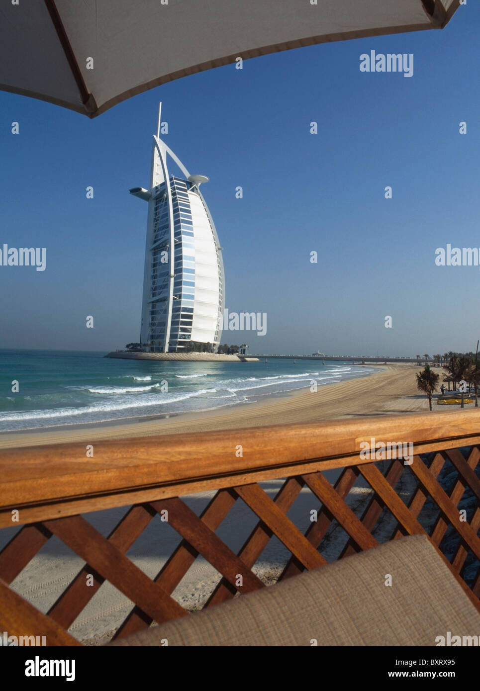 Umbrella structure hi-res stock photography and images - Alamy