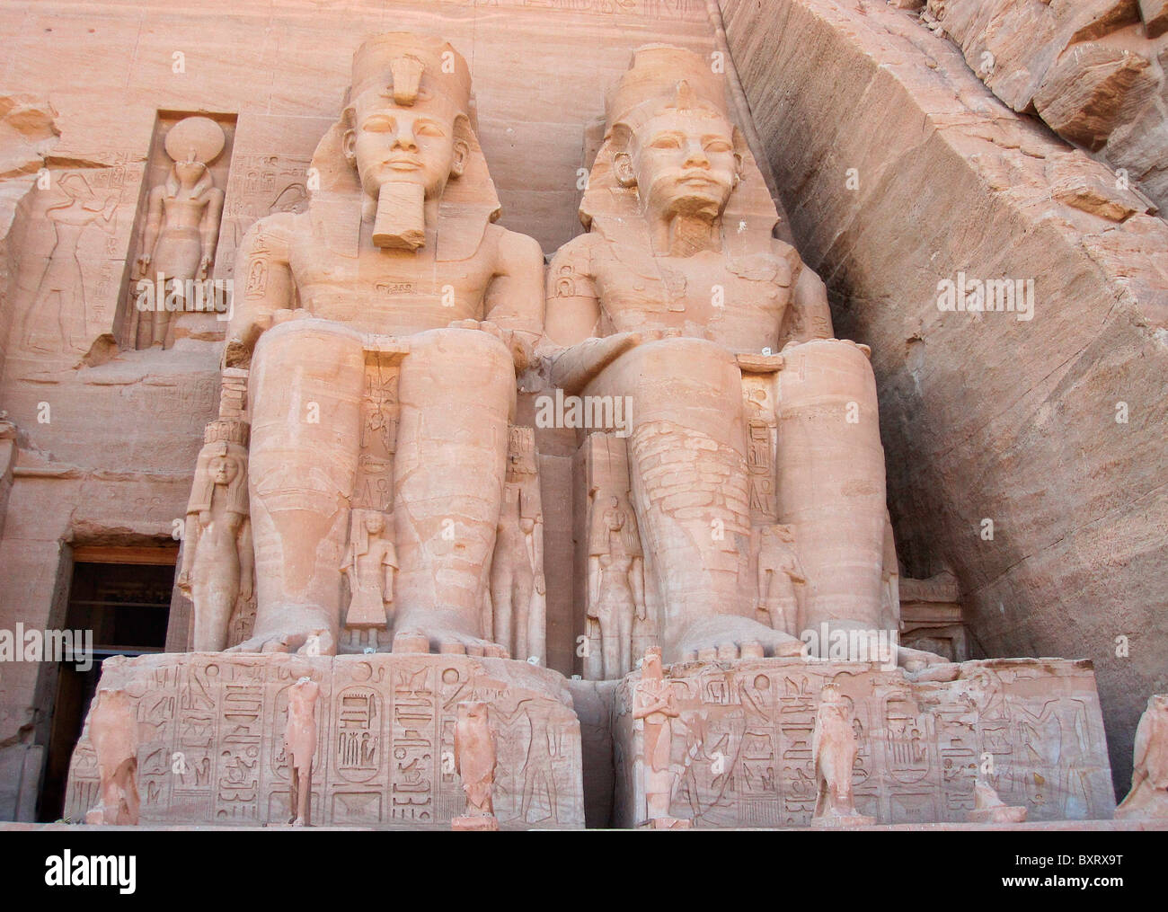 Abu simbel temple lake hi-res stock photography and images - Alamy