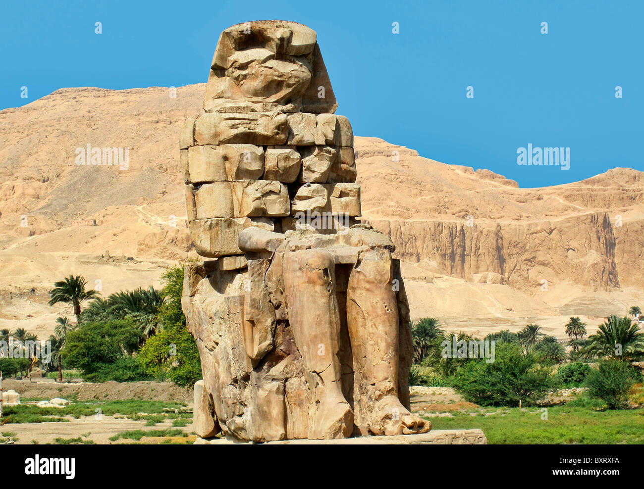 The colossus of memnon hi-res stock photography and images - Alamy
