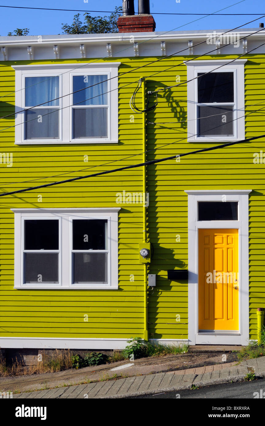 Brightly painted house hi-res stock photography and images - Alamy