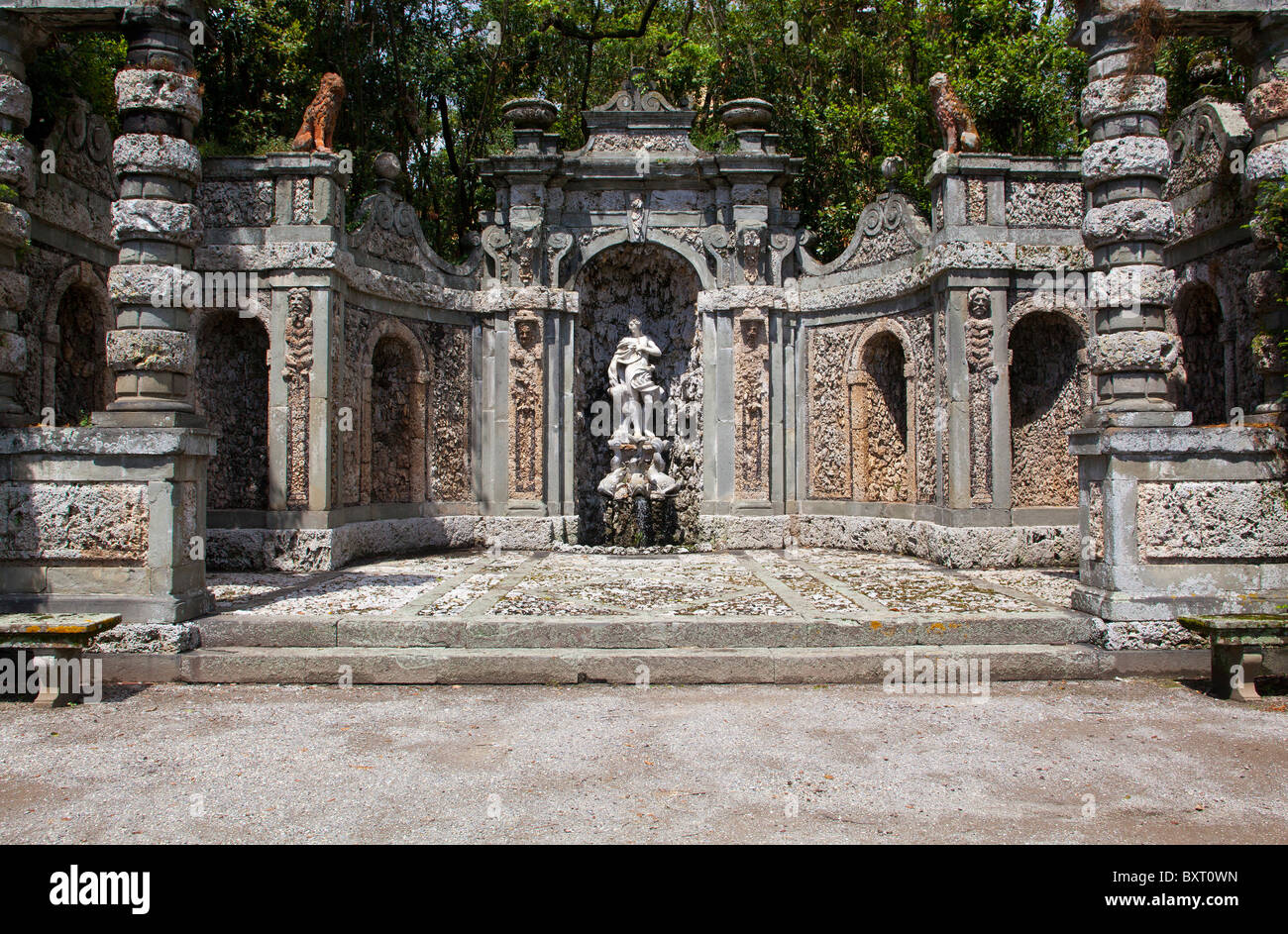 Leda and the Swan statue, Lemon Gardeg, Villa Marlia, Capannori ...