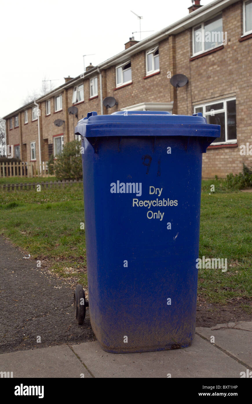 Dry recycables only bin Stock Photo - Alamy