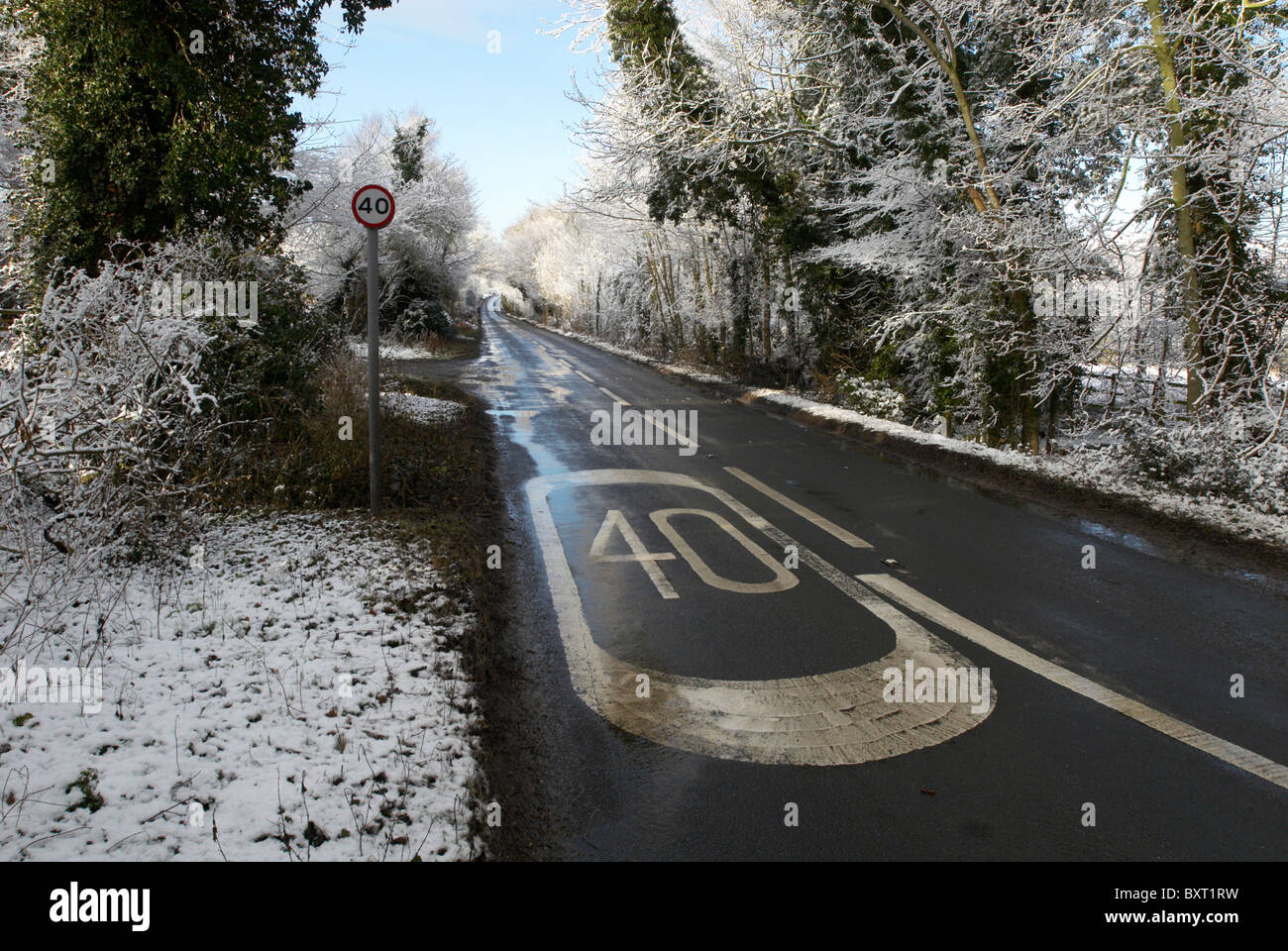 Zone 40 road sign hi-res stock photography and images - Alamy
